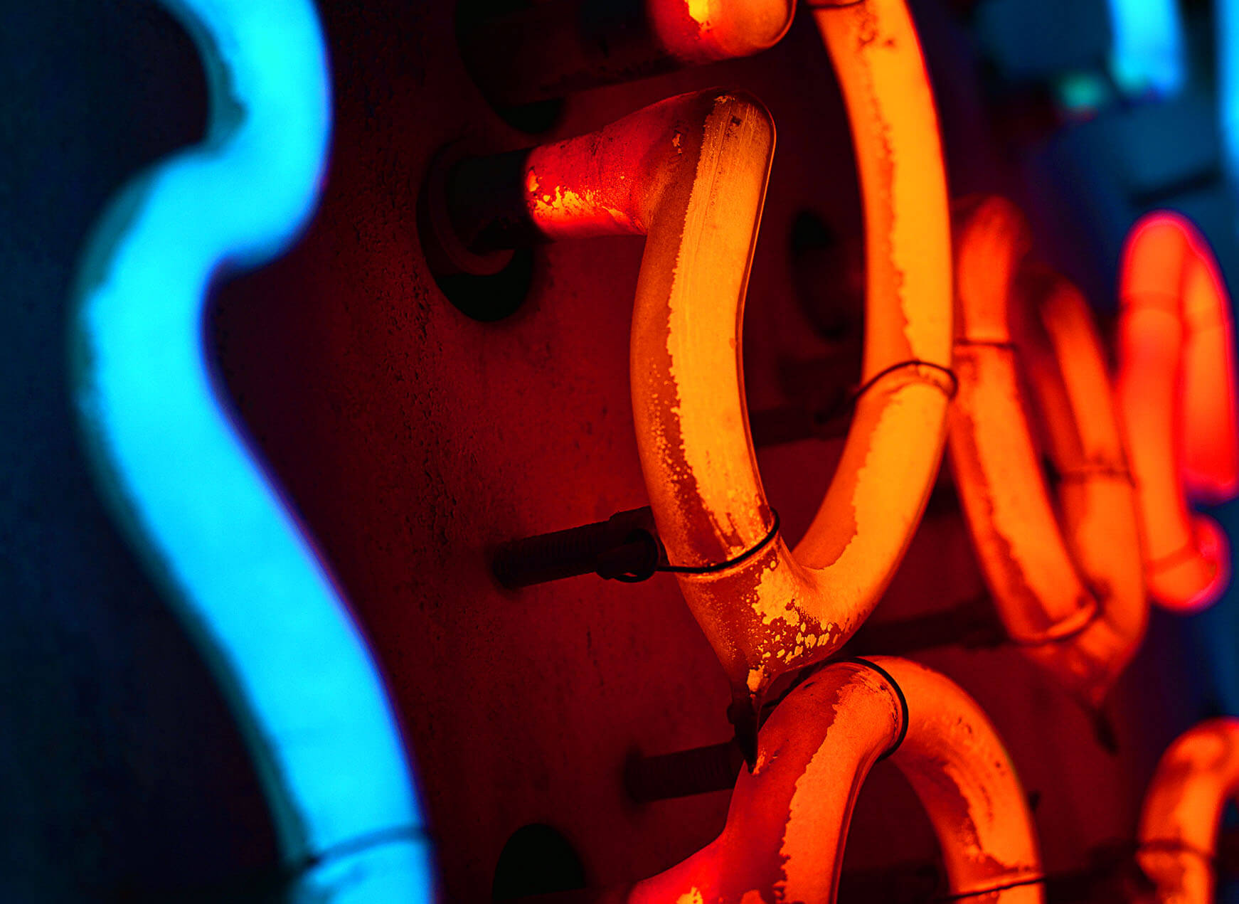 The Ins & Outs of Neon Lights & Signs